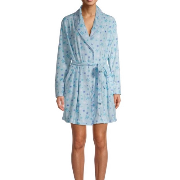 Muk Luks | Intimates & Sleepwear | Muk Luks Lxl Snowflake Robe Nwt Blue ...